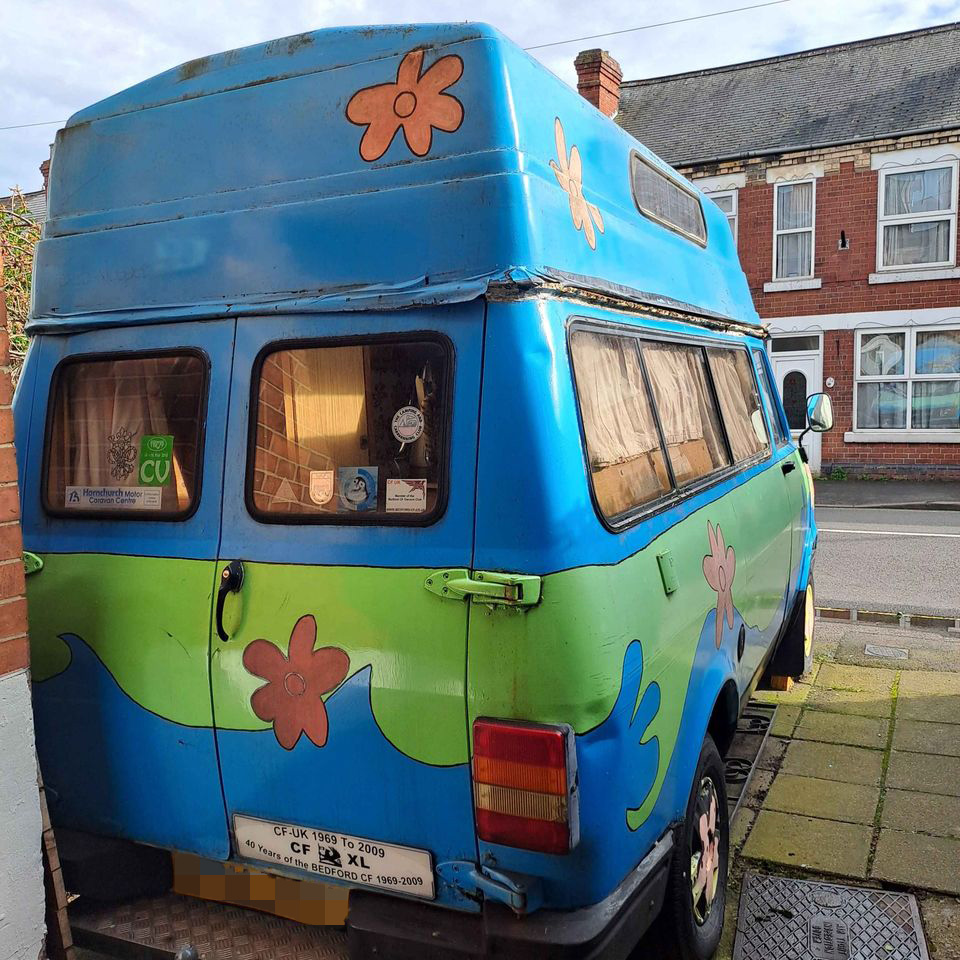 Own the Iconic Scooby Doo ‘Mystery Machine’ Van for Just £1,300 ...