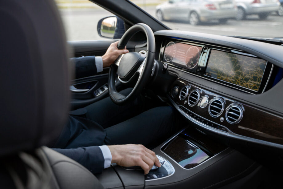 A Guide To The Most Stylish Luxury Car Interiors | Luxury Auto News