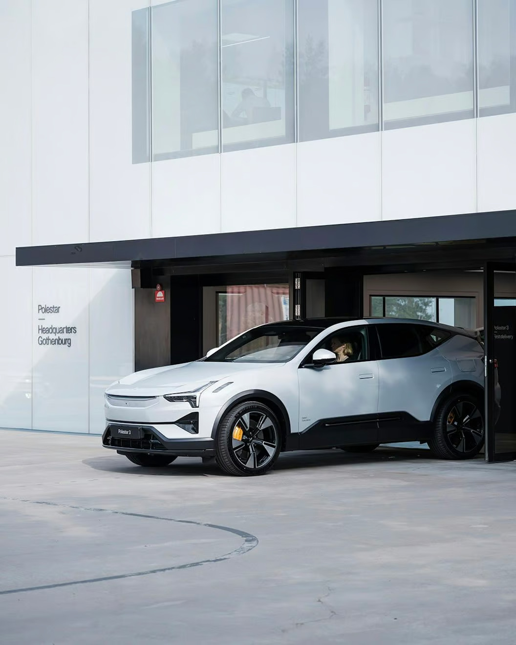 Polestar 3 Debuts on the Road: First Customer Deliveries Begin | Luxury ...