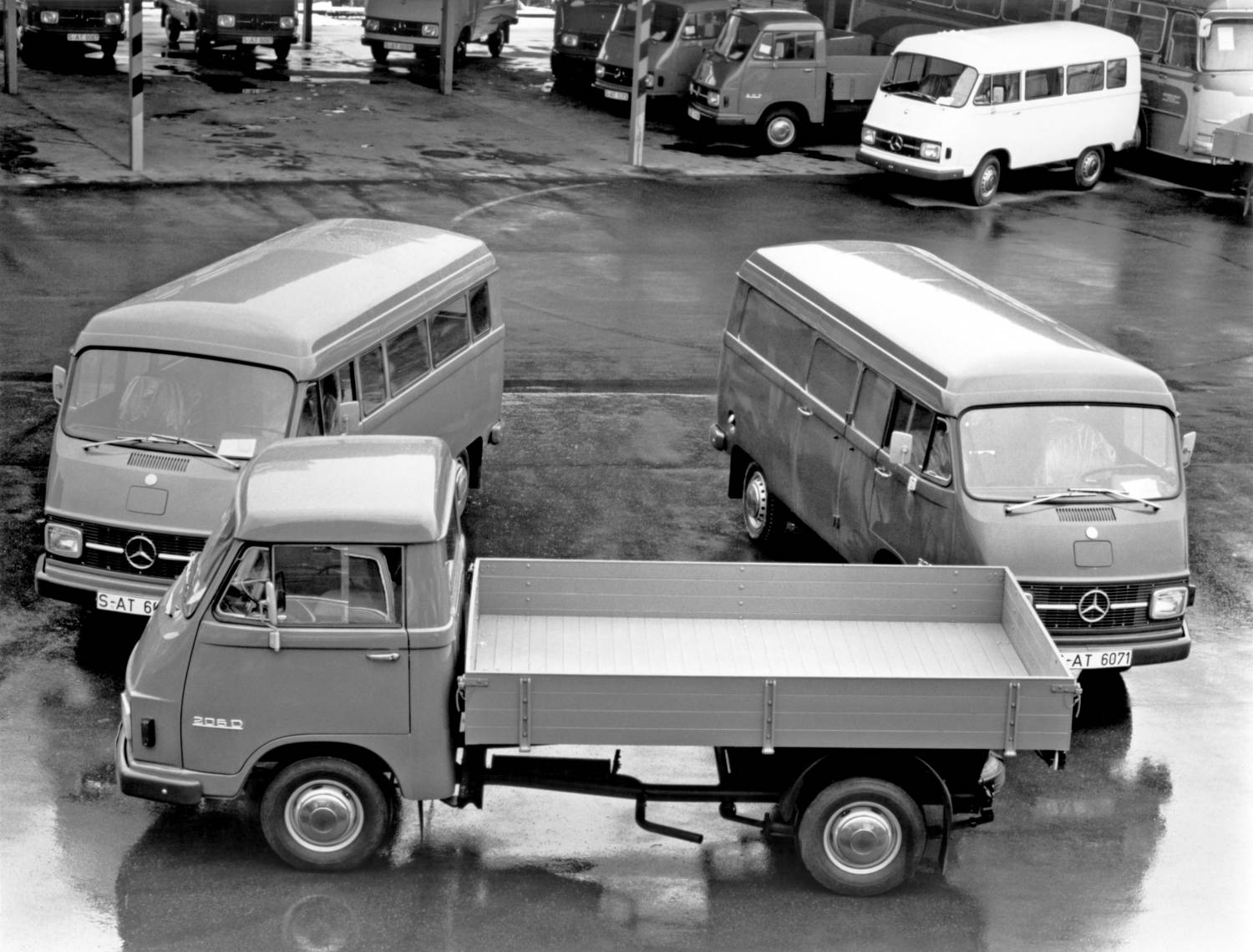 Mercedes-Benz Vans: Celebrating Decades of Innovation and Milestone ...