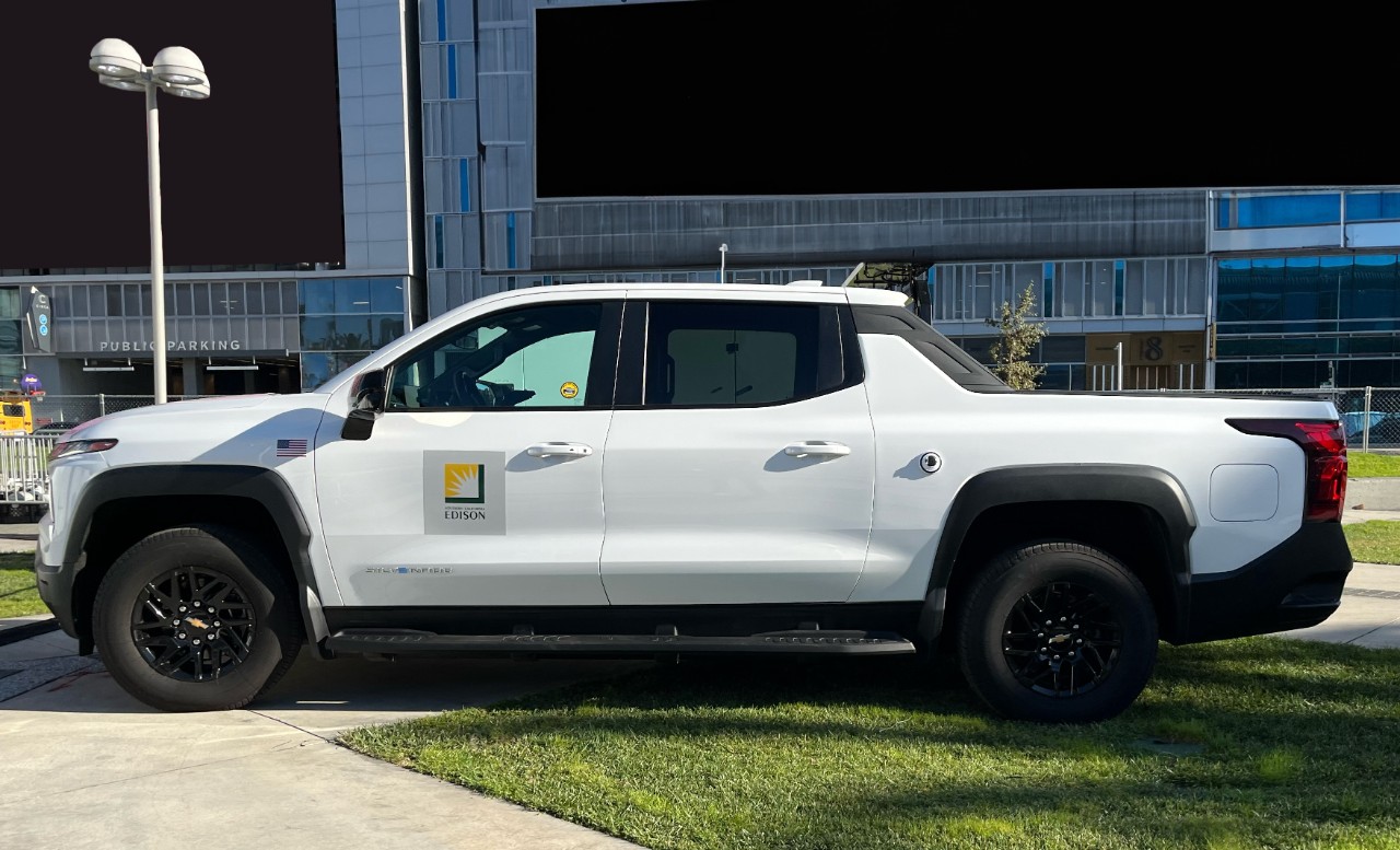California Electric Utility Expands Fleet with 280 Chevy Silverado EVs ...