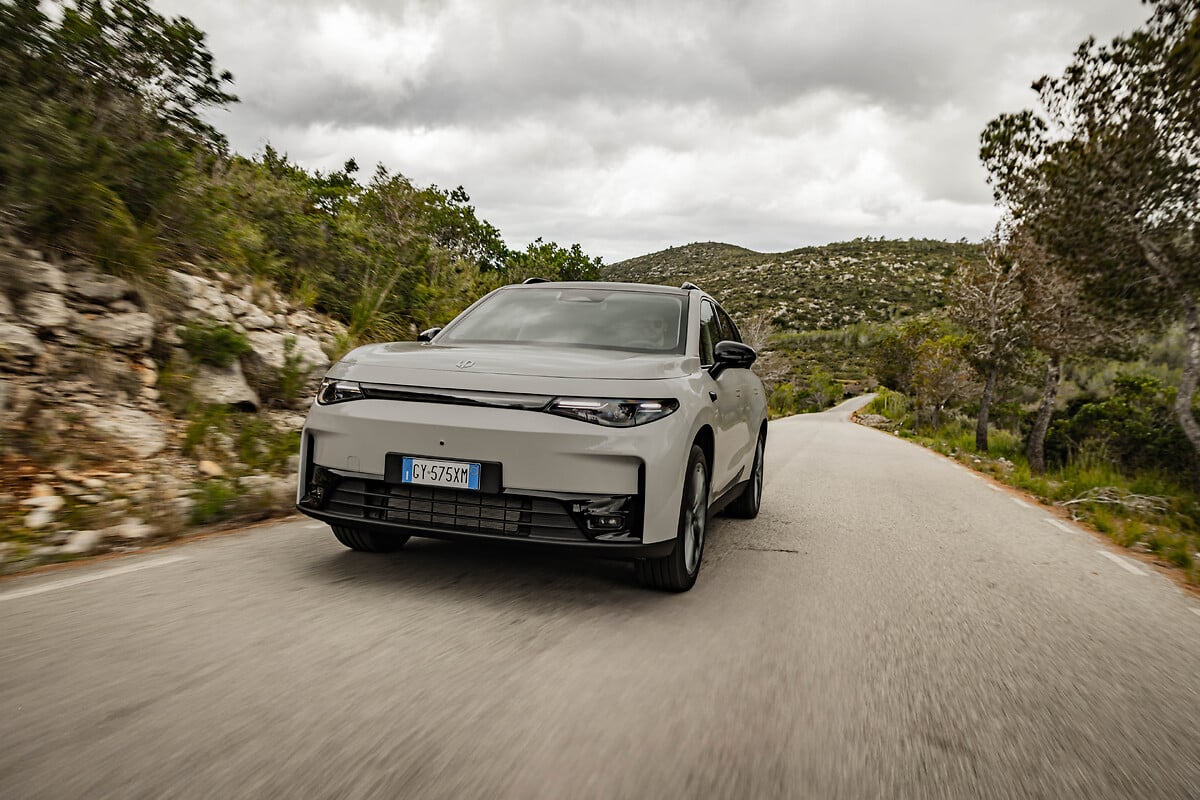 Leapmotor C10 Range-Extended EV Impresses in First Media Test Drives ...