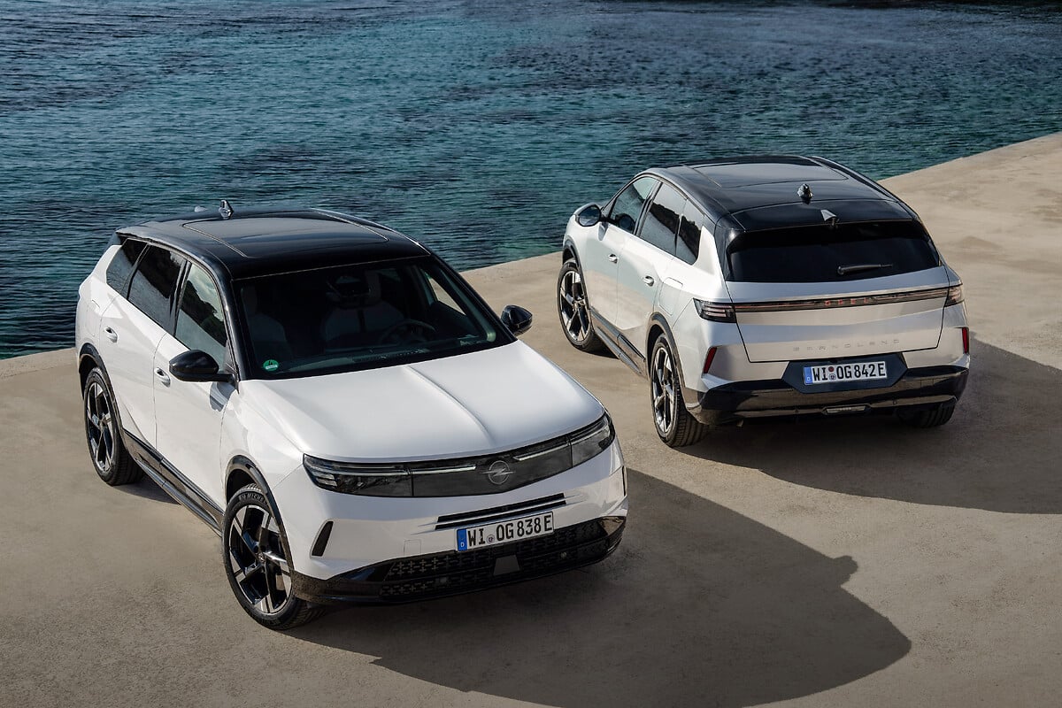 Opel Unveils New Grandland SUV with Electrified Powertrains and Cutting ...